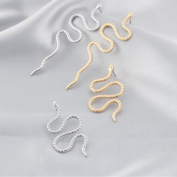 Taylor Swift | Jewelry | Taylor Swift Reputation Themed Snake Gold And ...